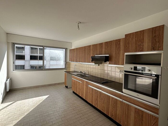 Appartement à louer - Centre Ville, Amiens - 4 pièces - 3 chambres