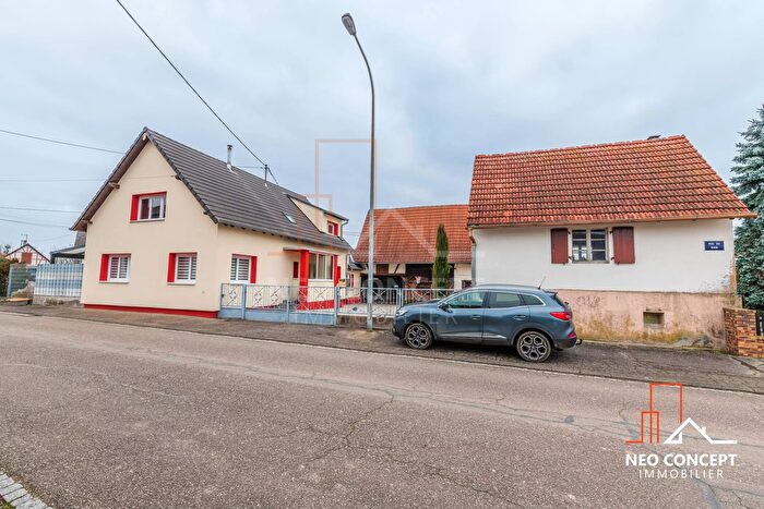 Maison à vendre - Neuhaeusel - 5 pièces - 4 chambres