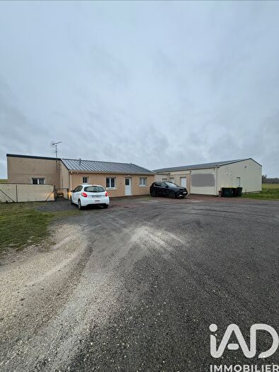 Maison à vendre - Plaimpied-Givaudins - 5 pièces - 3 chambres