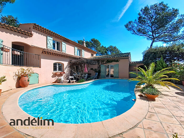 Maison à vendre - Saint-Raphaël, Valescure, Vaulongue - 7 pièces - 4 chambres