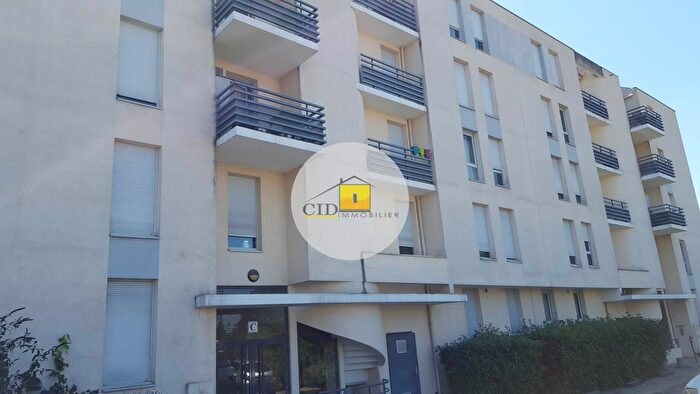 Appartement à louer - Centre Ville, Saint-Priest - 3 pièces - 2 chambres