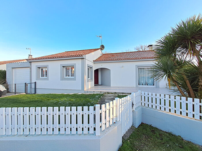Maison à vendre - Coëx - 5 pièces - 4 chambres