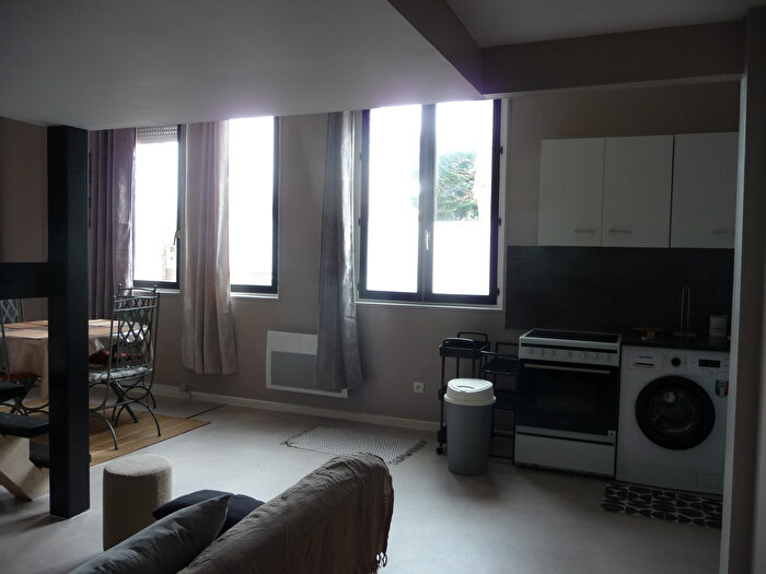 Appartement à louer - Montrond-les-Bains - 2 pièces - 1 chambre