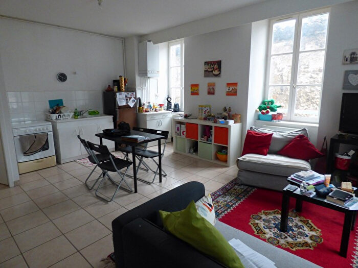 Appartement 2 pièces à Annonay, Centre-ville, à louer