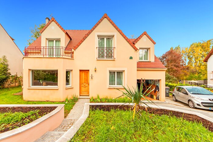 Maison à vendre - Sucy-en-Brie, Fort - 6 pièces - 4 chambres