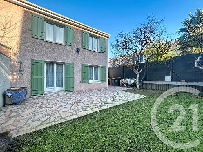 Maison à vendre - Montmagny, Centre-ville, Carrières - 4 pièces - 3 chambres