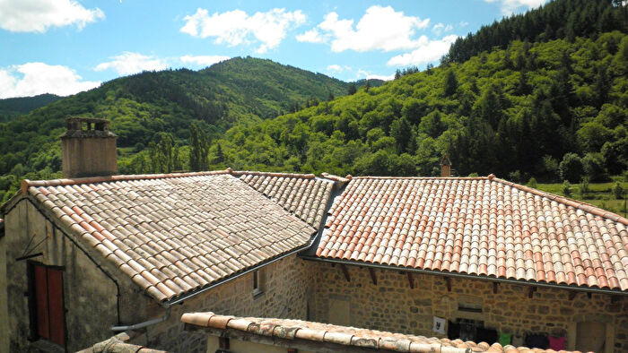 Appartement à louer - Marcols-les-Eaux - 3 pièces - 2 chambres
