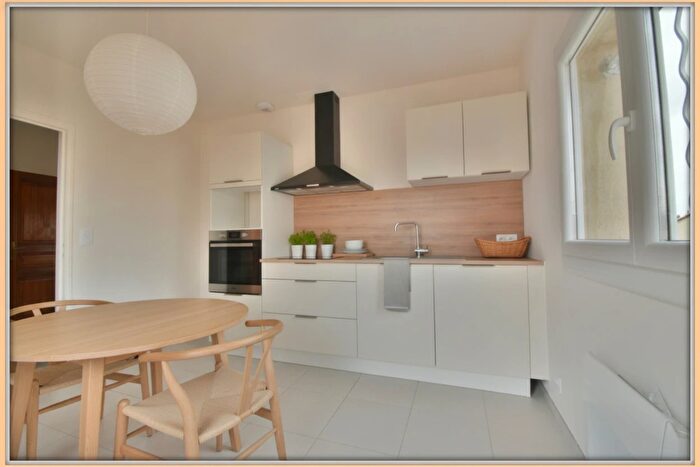 Maison 4 pièces à vendre à Redessan