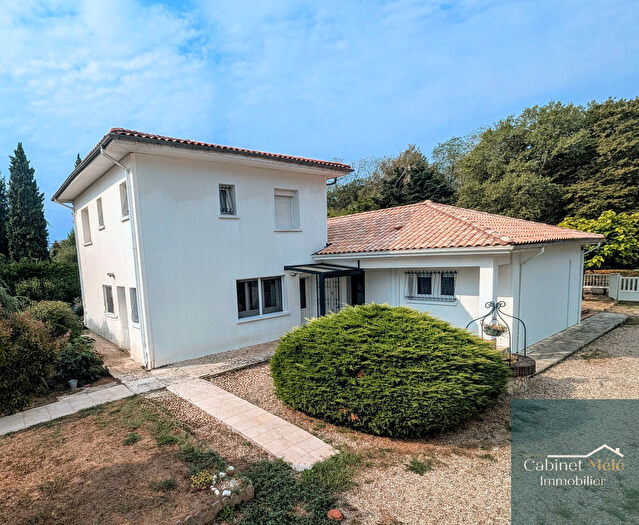 Maison à vendre - Salleb uf, Salleboeuf - 8 pièces - 4 chambres