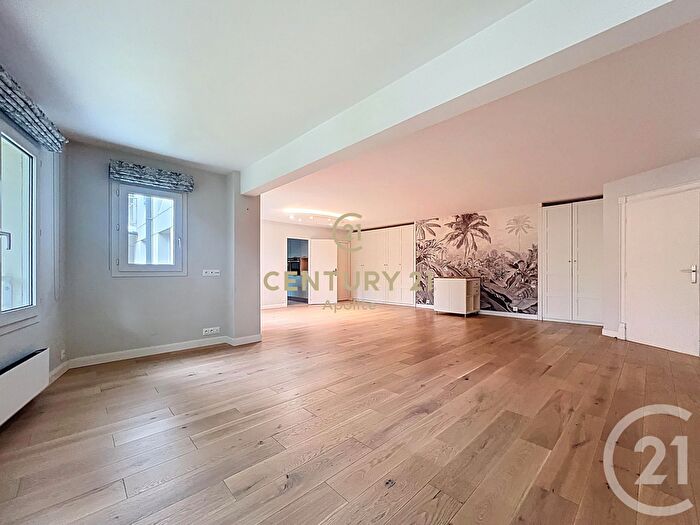 Appartement à vendre - Lille, Saint-Maurice, Pellevoisin - 4 pièces - 3 chambres