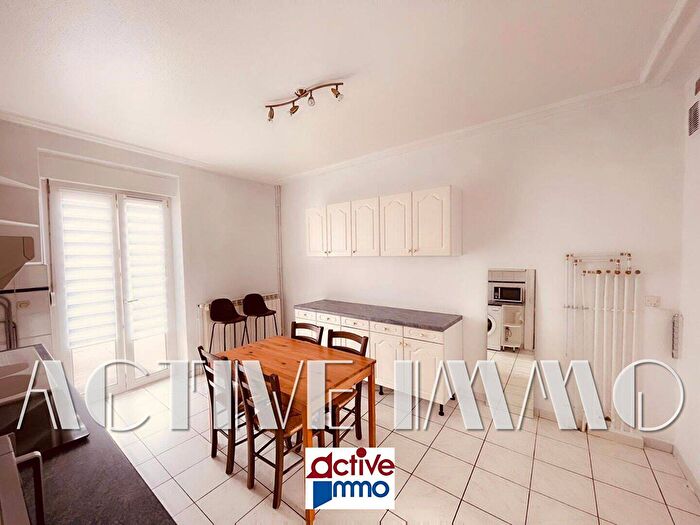 Centre Ville-Mairie-Ville Basse, Rombas : Appartement 4 pièces à louer