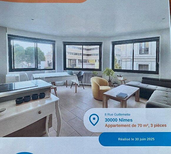 Appartement à louer - Esplanade, Nîmes - 1 pièce