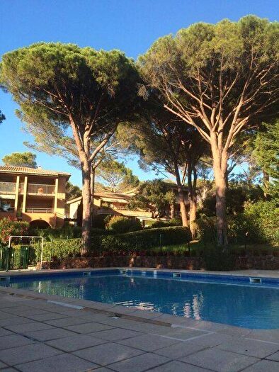 Appartement à louer - Le Dramont-Agay-Anthéor-Le Trayas, Saint-Raphaël - 1 pièce