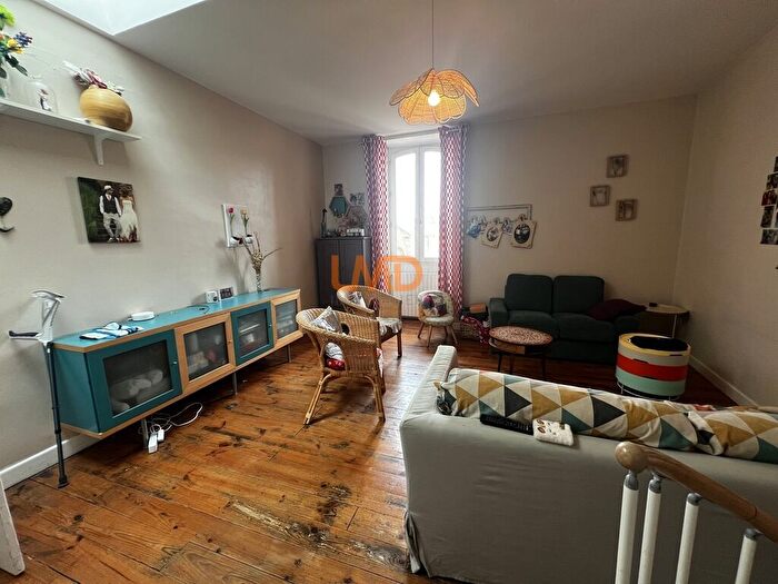 Maison à vendre - Decazeville - 8 pièces - 6 chambres