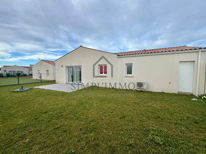 Maison à vendre - Échillais - 4 pièces - 3 chambres