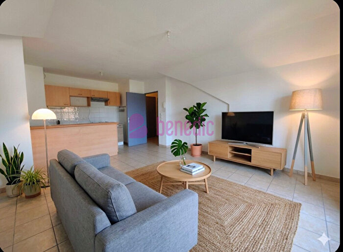 Appartement à vendre - Creutzwald, Centre-ville, Houvergaerten - 2 pièces - 1 chambre