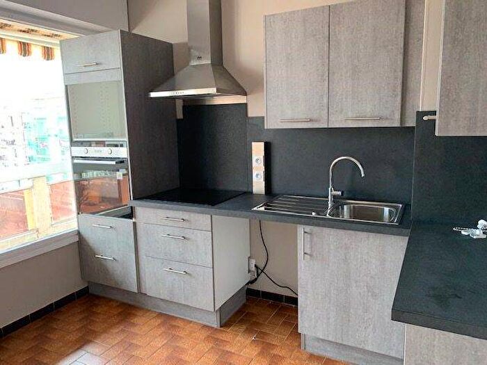 Appartement à louer - Montrond-les-Bains - 2 pièces - 1 chambre