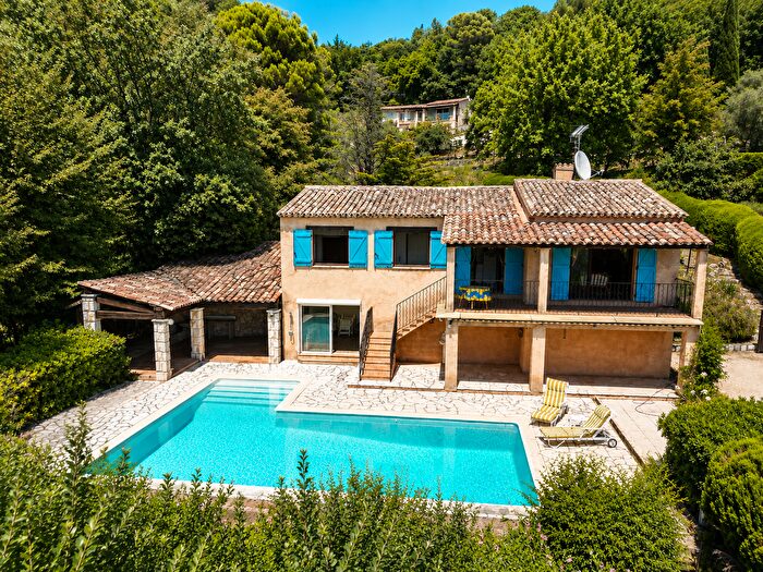 Tourrettes-sur-Loup : Maison 5 pièces à vendre