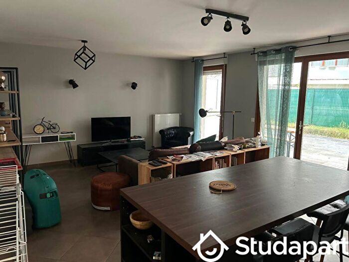 Appartement à louer - Croix Petit-Chenes dOr, Cergy - 4 pièces - 3 chambres