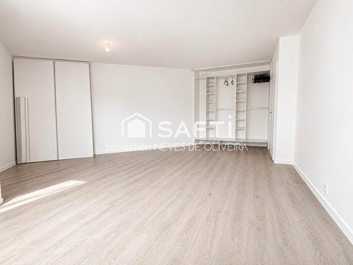 Pontault-Combault, Centre commercial - Appartement 1 pièce à vendre