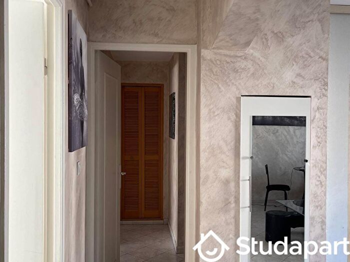 Appartement à louer - Charréard, Vénissieux - 1 pièce - 1 chambre