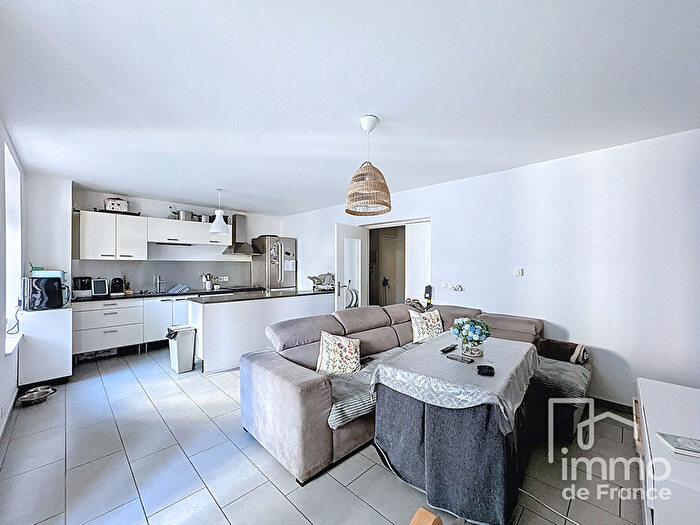 Appartement à vendre - Bellegarde-sur-Valserine - 3 pièces - 2 chambres