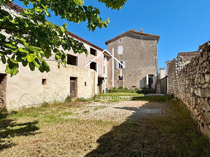 Maison à vendre - Barjac - 7 pièces - 5 chambres