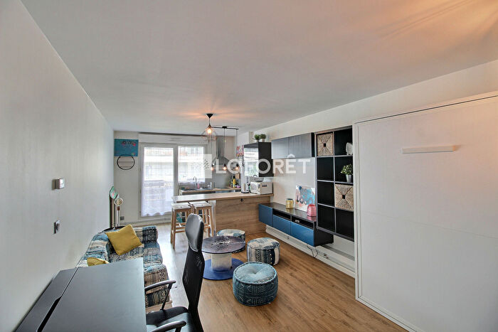 Appartement 1 pièce à Le Pré-Saint-Gervais, Centre-ville, Egalité, à louer
