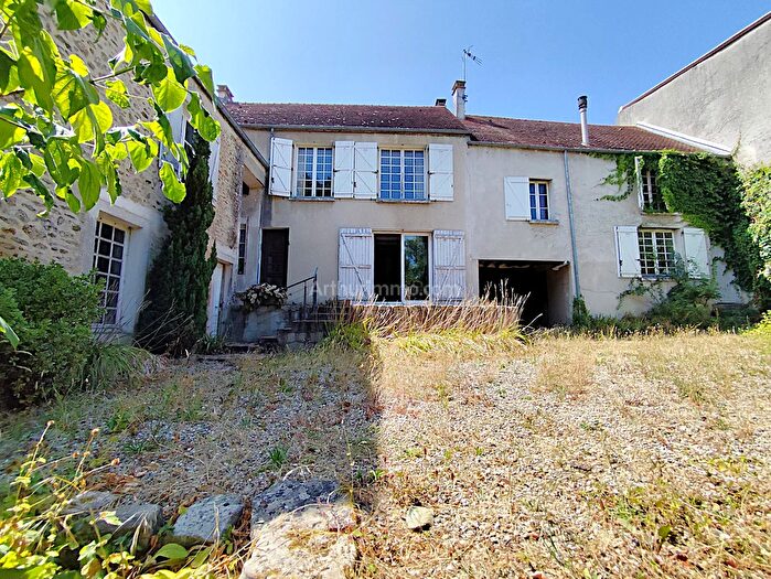 Leuville-sur-Orge : Maison 13 pièces à vendre