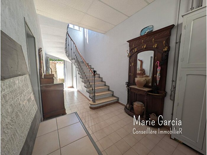 Maison à vendre - Nîmes, Tour Magne - 11 pièces - 6 chambres