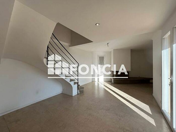 Maison à louer - Châteauneuf-de-Gadagne - 4 pièces - 3 chambres