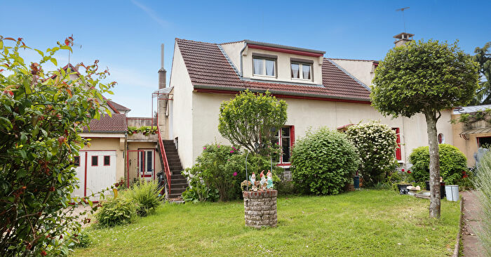 Maison à vendre - Dijon, Bourroches - 8 pièces - 6 chambres