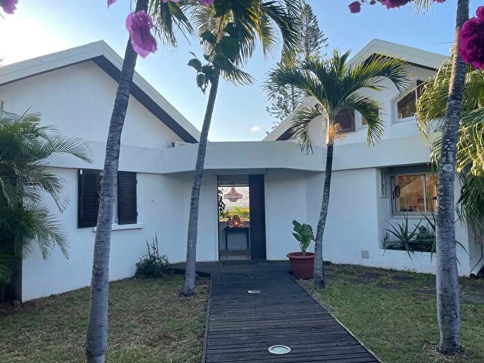 Maison à vendre - Saint-Pierre, Bois dOlive - 6 pièces - 3 chambres