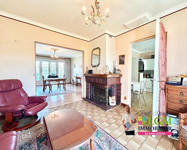 Maison à vendre - La Roche-sur-Yon, Le Bourg sous la Roche - 5 pièces - 4 chambres