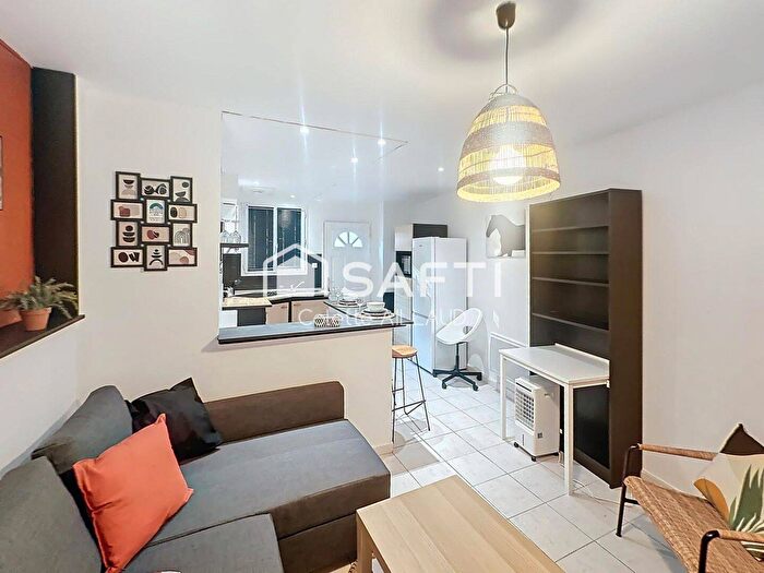 Appartement à louer - Vieille Ville-Cativel, Gardanne - 1 pièce