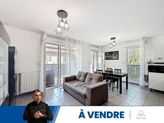 Appartement à vendre - Feyzin - 3 pièces - 2 chambres