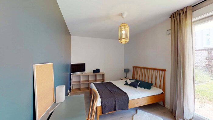 Appartement à louer - Saint Clément-Jardin des Plantes-Grammont, Rouen - 1 pièce