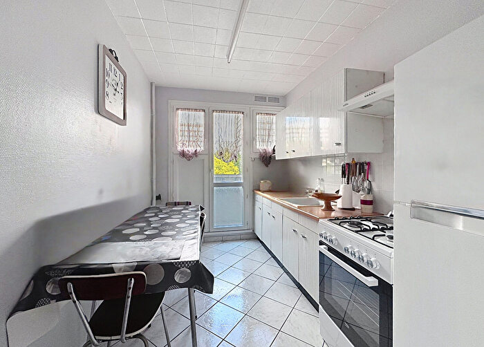 Appartement 5 pièces à Quartiers Nord-Ouest, Villejean, à vendre