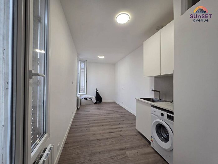 Paul Bert, Aubervilliers - Appartement 1 pièce à louer