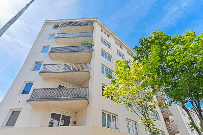 Appartement 2 pièces à vendre à Paris 20ème, Père Lachaise, Réunion