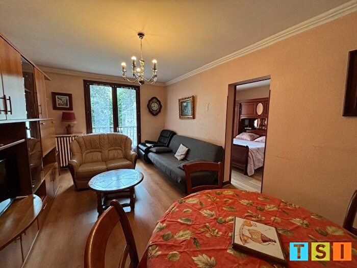 Appartement à vendre - Bagnères-de-Luchon - 3 pièces - 2 chambres