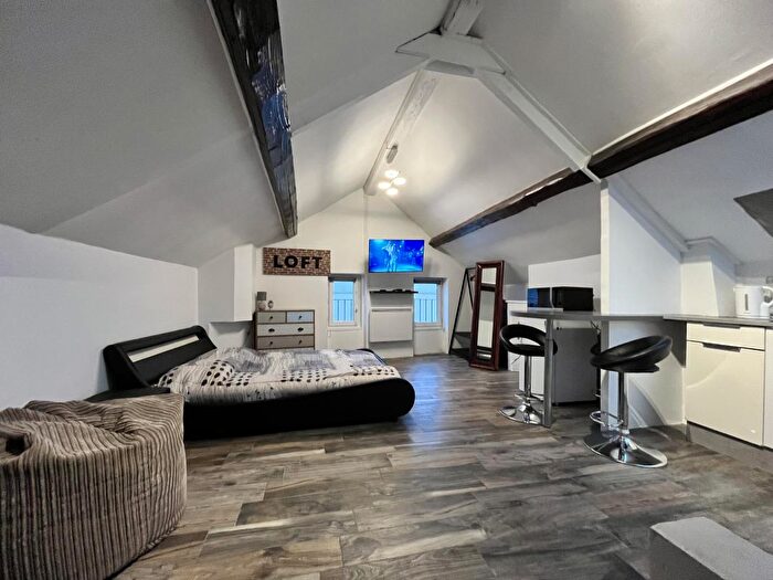Meaux, Centre-ville, Cathédrale : Appartement 1 pièce à louer
