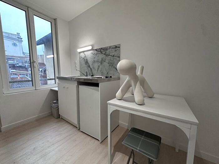 Appartement à louer - Clermont-Ferrand, Jaude, Fontgiève Saint-Alyre - 1 pièce