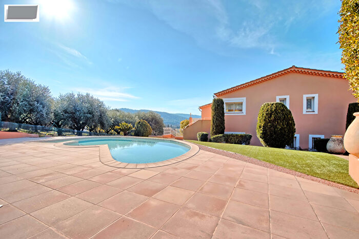 Maison à vendre - Pierrefeu-du-Var - 7 pièces - 4 chambres