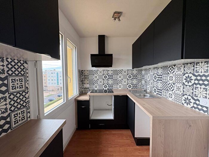 Appartement à louer - Les Bords de Loire, Roanne - 3 pièces - 1 chambre