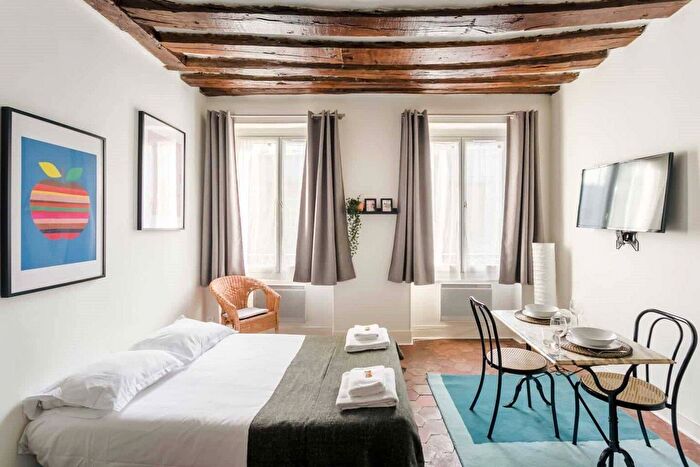 Appartement à louer - Saint Gervais, Paris ème - 1 pièce