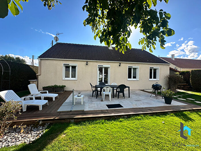 Maison 4 pièces à louer - Saint-Éman