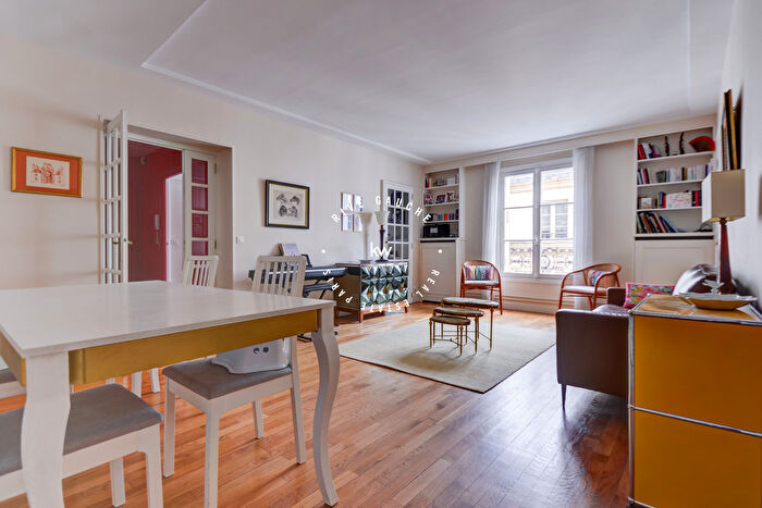 Appartement à vendre - Paris e , Elysée, Madeleine - 3 pièces - 2 chambres