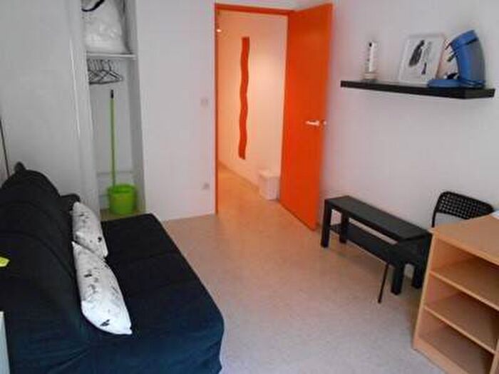 Appartement à louer - Esplanade, Nîmes - 1 pièce