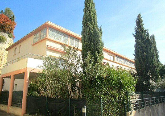 Appartement 1 pièce à louer - Nîmes, Feuchères